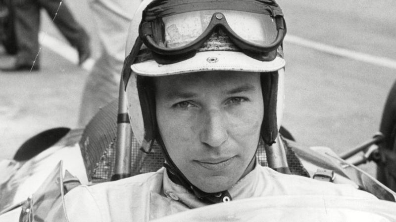 John Surtees: Former F1 world champion dies at 83 - BBC Sport