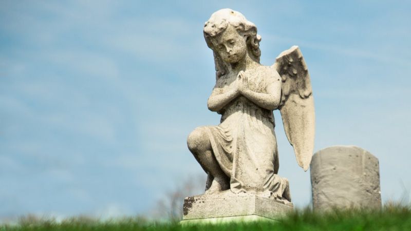 Child burial fees waived in England - BBC News