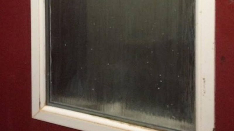 Woman trapped in window trying to retrieve poo after Tinder date - BBC News