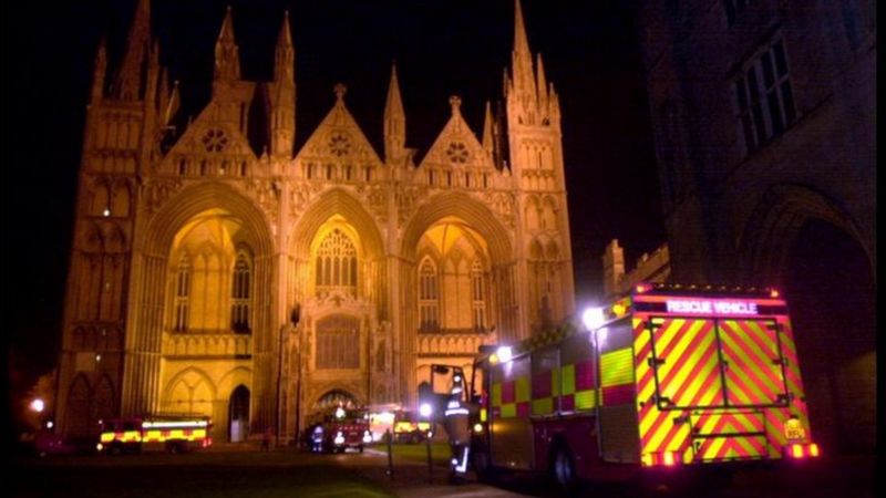Ely Cathedral: 'With crashing and banging the bell tower fell' - BBC News