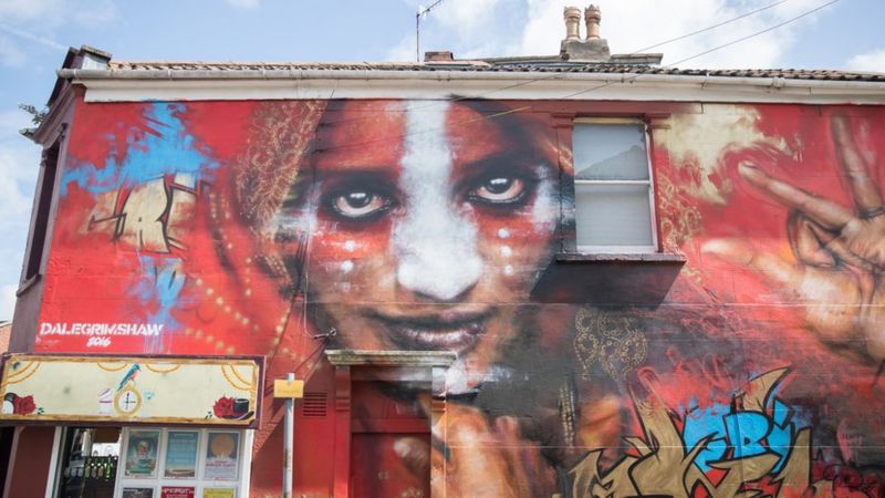 Street art: Crime, grime or sublime? - BBC News