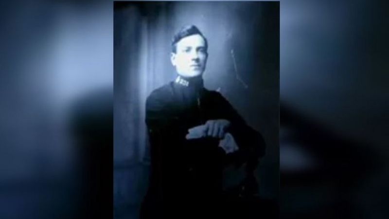 Plaque in Newbury commemorates first penicillin patient - BBC News