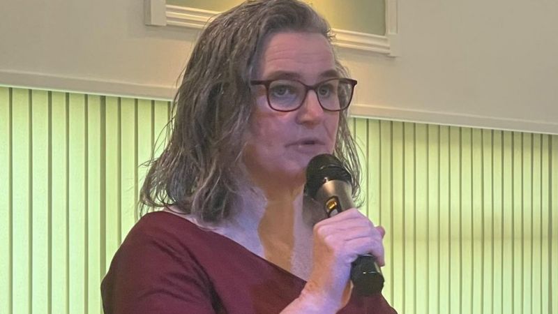 Jodie Gosling announced as Nuneaton's Labour candidate - BBC News