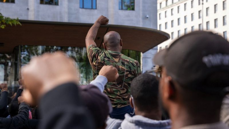 Racism in police killings not being properly examined - report - BBC News