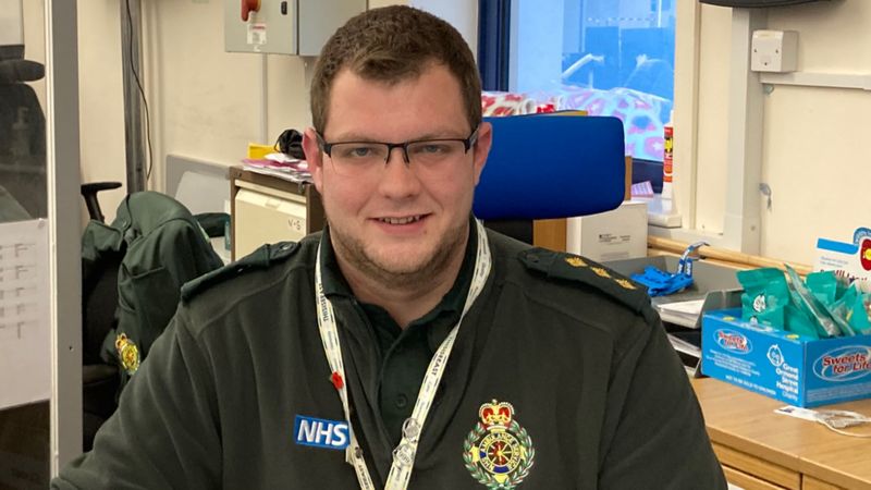 East of England Ambulance Service: Inside a 999 control room - BBC News