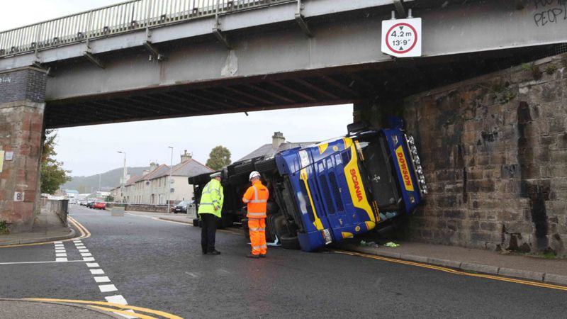 Trains disrupted after lorry hits bridge in Inverness - BBC News