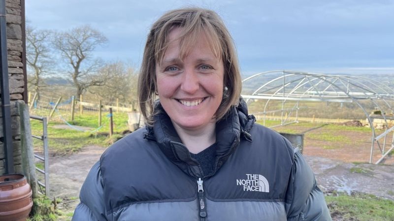 Climate change: Uni degree will train future disruptors - BBC News