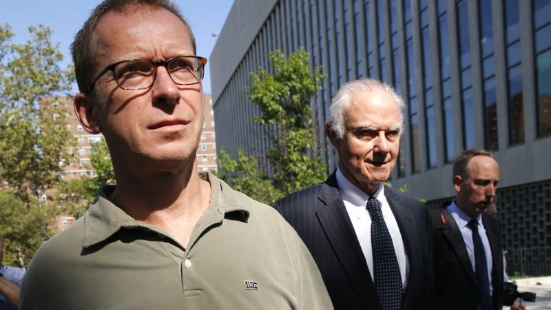 Top HSBC manager charged in forex probe - BBC News