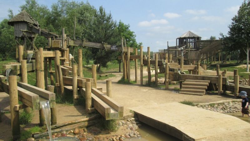 Stanwick Lakes: Play area destroyed by fire to be rebuilt - BBC News