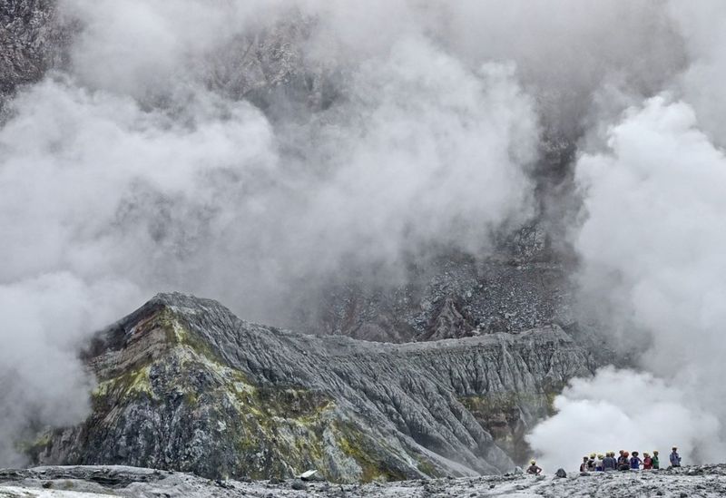 New Zealand volcano: White Island's eruption in pictures - BBC News