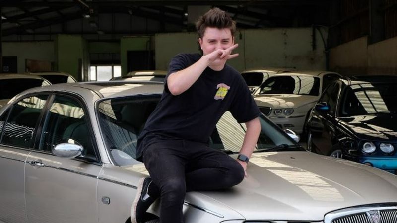 Rare MG Rover prototypes parked outside old Longbridge car plant - BBC News