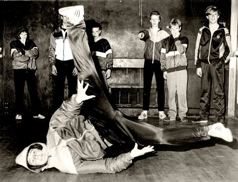 When the breakdancing craze swept Britain - BBC News