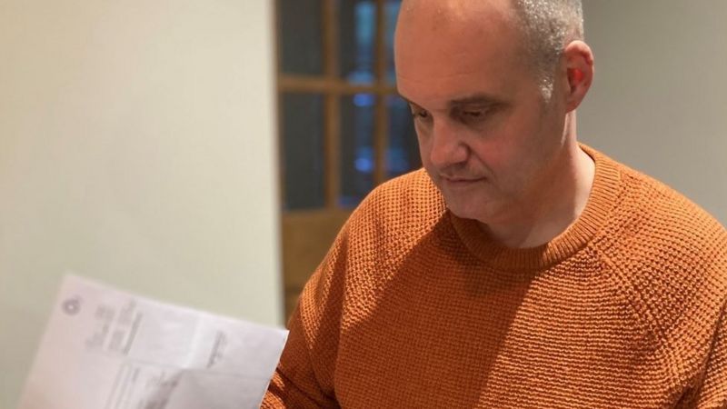 Phone fraud: Cradley Heath businessman gets £6.5k bill - BBC News