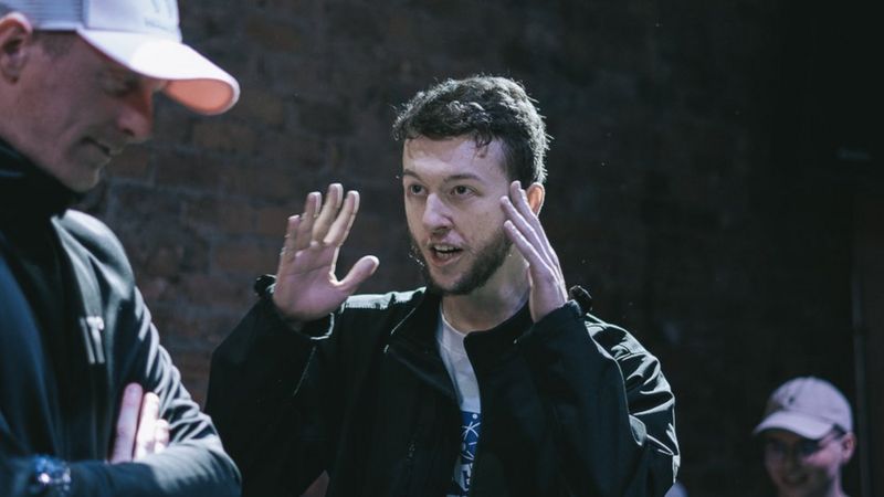 Battle rap: Quips and insults galore at NI event - BBC News