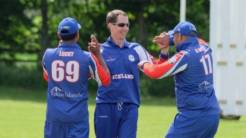 Cricket fans stump up cash for Iceland national team - BBC News