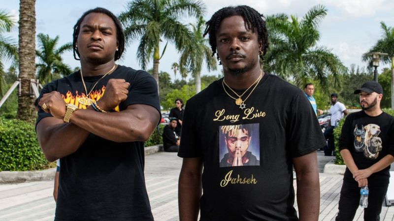 XXXTentacion fans queue to pay respects at Florida service - BBC News