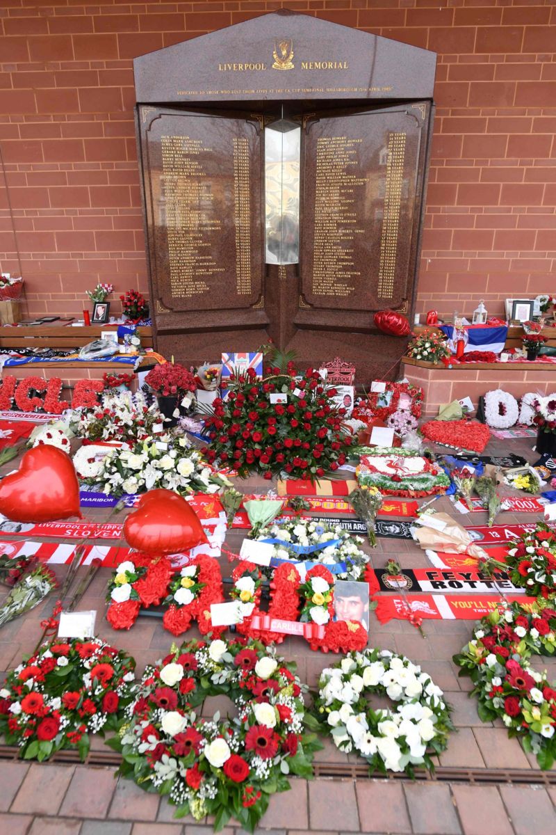 Hillsborough: Liverpool marks 30 years since disaster - BBC News