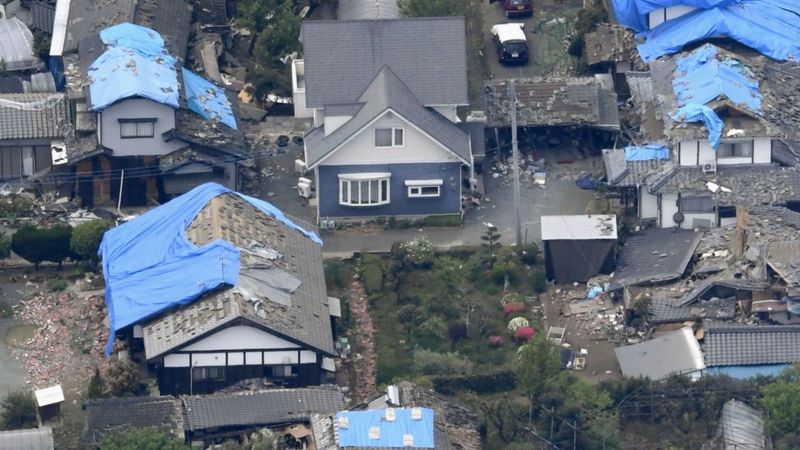 In pictures: Japan earthquake - BBC News