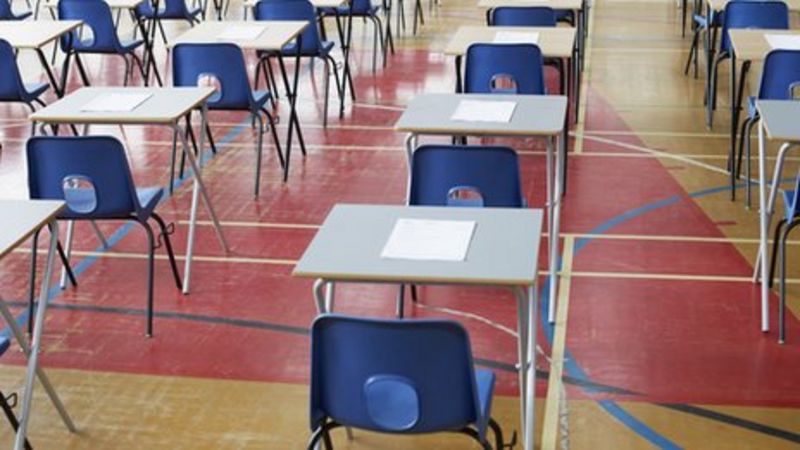A-levels and GCSEs: Traditional exam subjects making comeback - BBC News