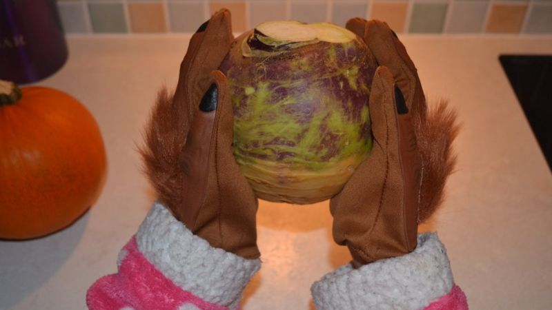 Do turnip lanterns still haunt Halloween? - BBC News