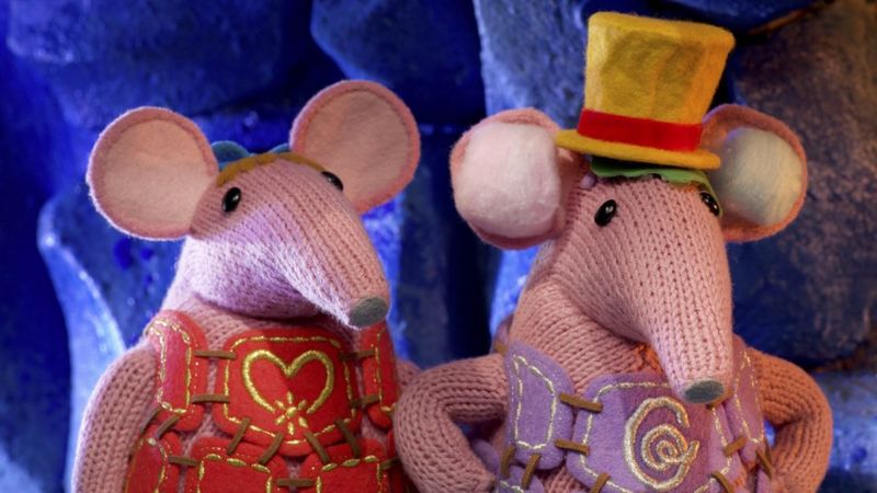 Clangers win animation prize at children's Baftas - BBC News