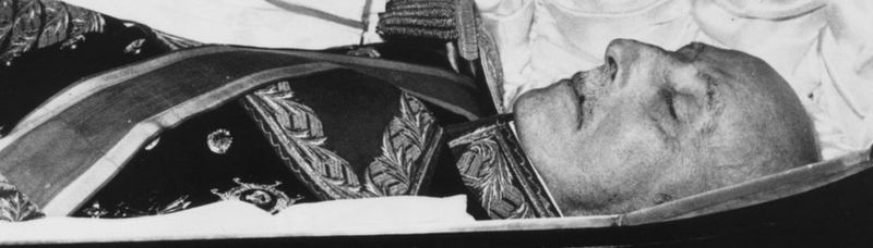 Spain feels Franco's legacy 40 years after his death - BBC News