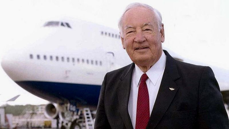 Joe Sutter, 'Father of the Boeing 747', dies - BBC News