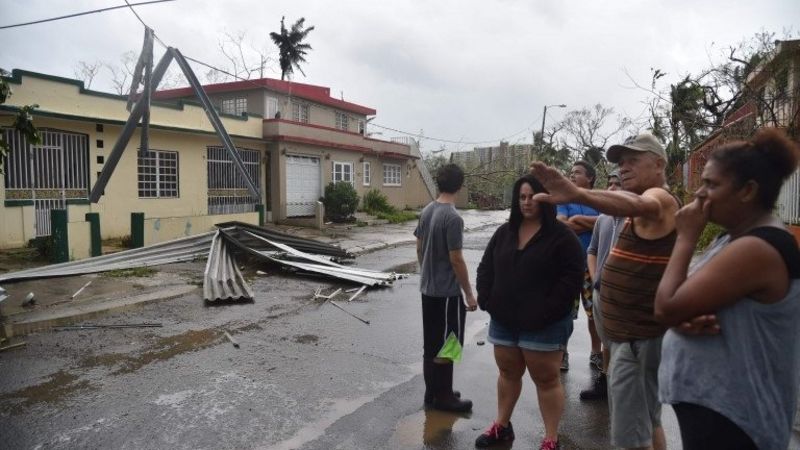 Puerto Rico: Trump paper towel-throwing 'abominable' - BBC News