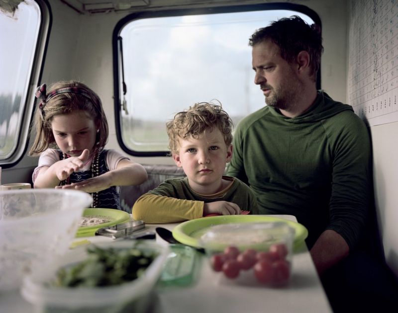 Mealtimes reflect UK family life - BBC News