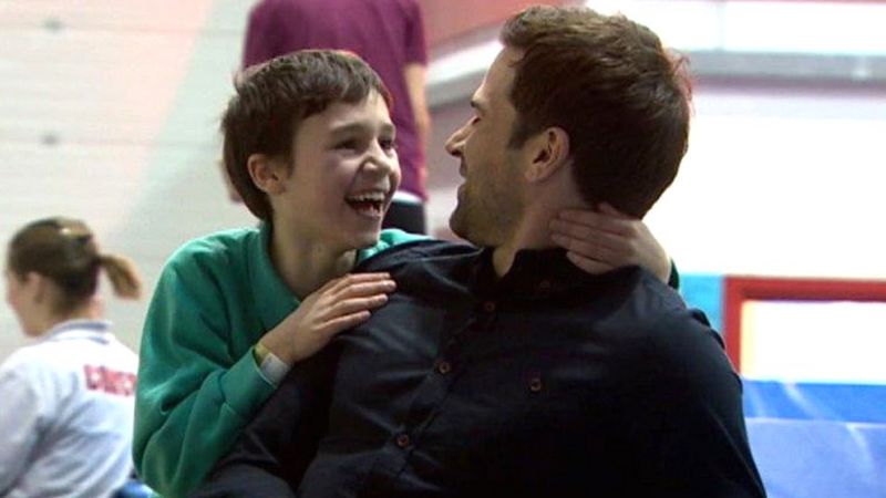 Autistic children self-harm warning over slow diagnosis - BBC News