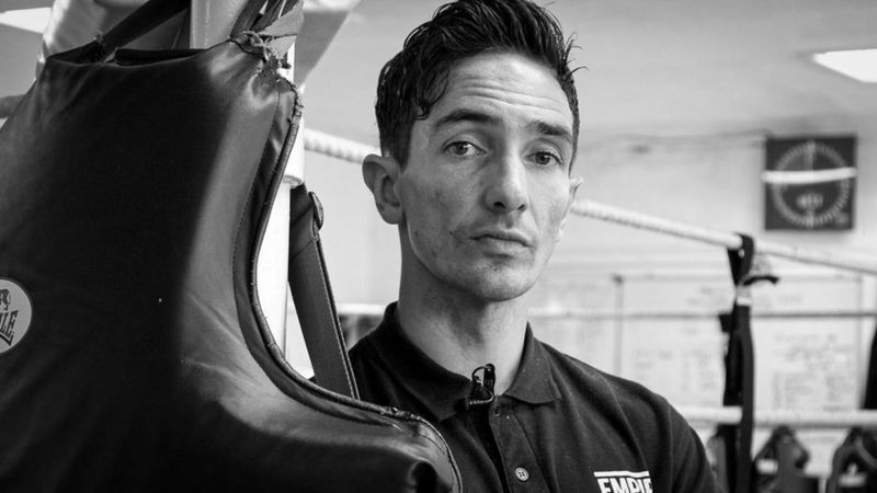 Excluded from school: How boxing helps teenagers with ADHD - BBC News