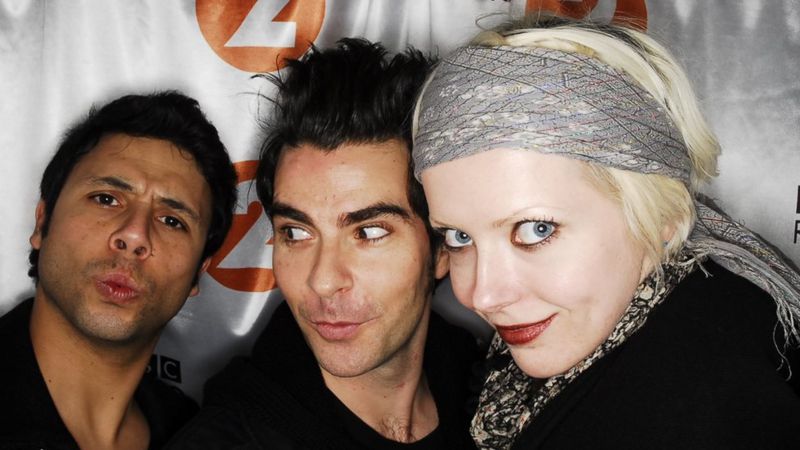 Stereophonics: Son's cancer treatment inspired Kelly Jones song - BBC News