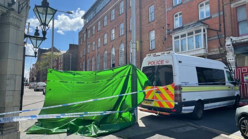 Nottingham: Four jailed for life over 'revenge' street murder - BBC News