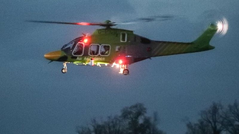 Frome crash: Children hurt as school coach overturns - BBC News