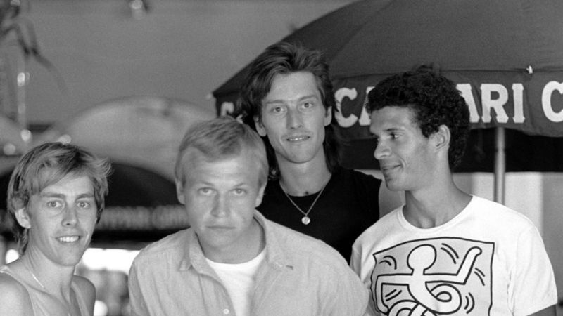 Level 42's Rowland 'Boon' Gould took his own life - BBC News