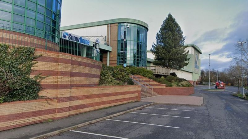 Flitwick swimming pool to reopen after chemical shortage - BBC News