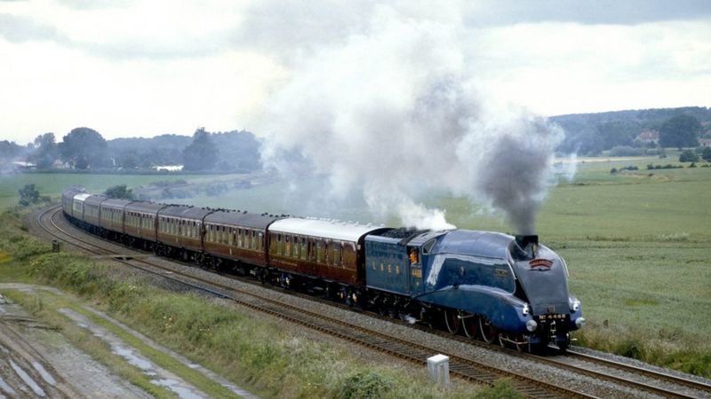 Mallard locomotive driver headstone unveiled in Doncaster - BBC News