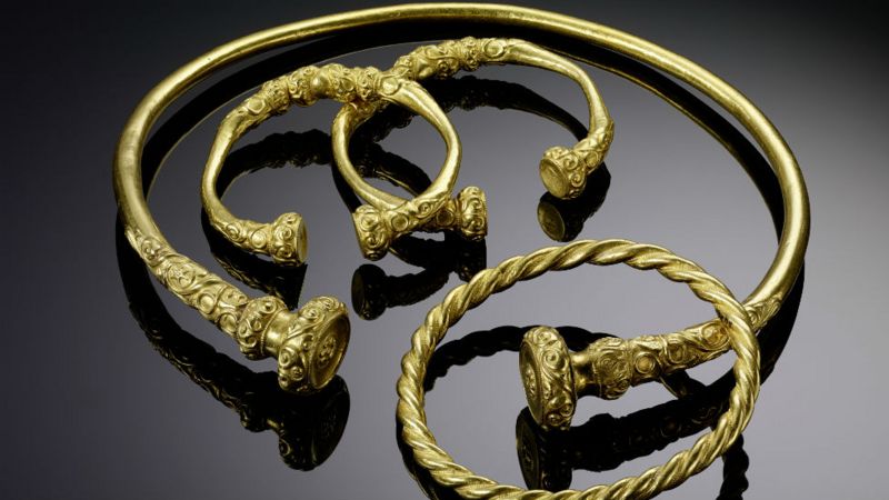 How art treasures reveal the story of the Celts - BBC News