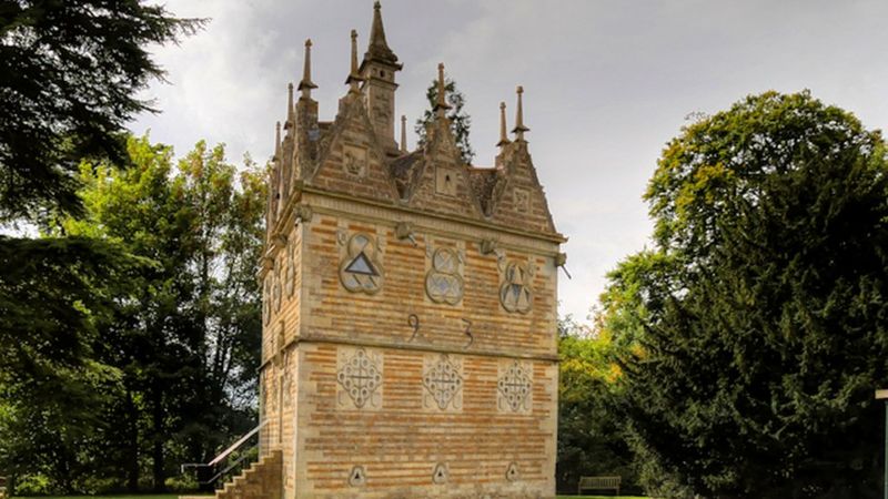 Buckinghamshire folly built on former brickworks to show its past - BBC ...