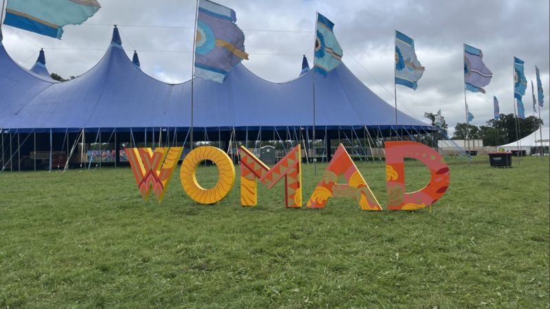 WOMAD 2023: Crowds enjoy world music, dance and art festival - BBC News