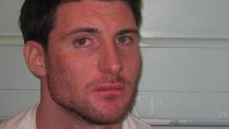 Eastcote bar stabbing murder suspect Shane O'Brien hunted - BBC News