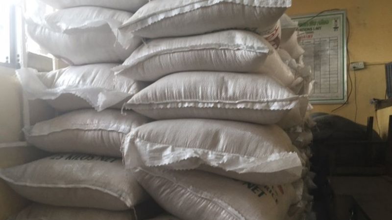 'Plastic rice' seized in Nigeria - BBC News