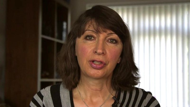 'I'm a transgender woman - ask me your invasive questions' - BBC News