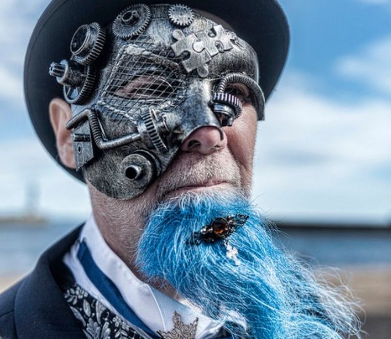 In pictures: Whitby Steampunk Weekend - BBC News