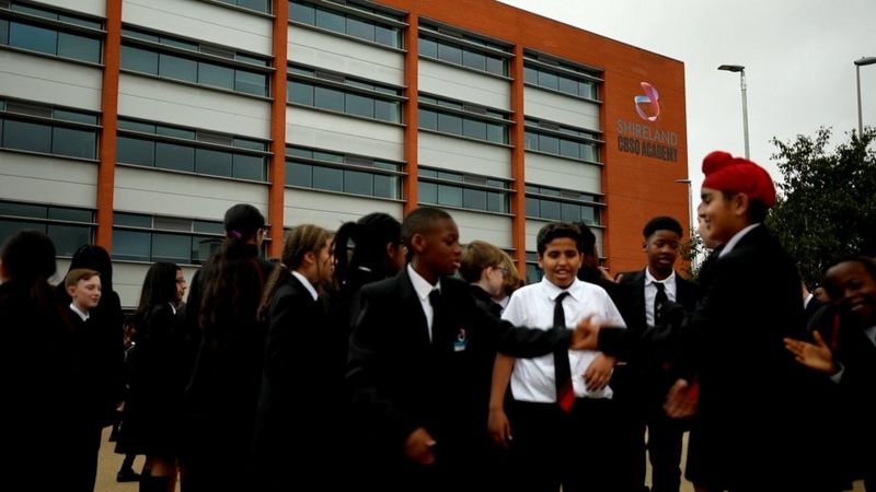 UK's first school set up in partnership with orchestra opens - BBC News