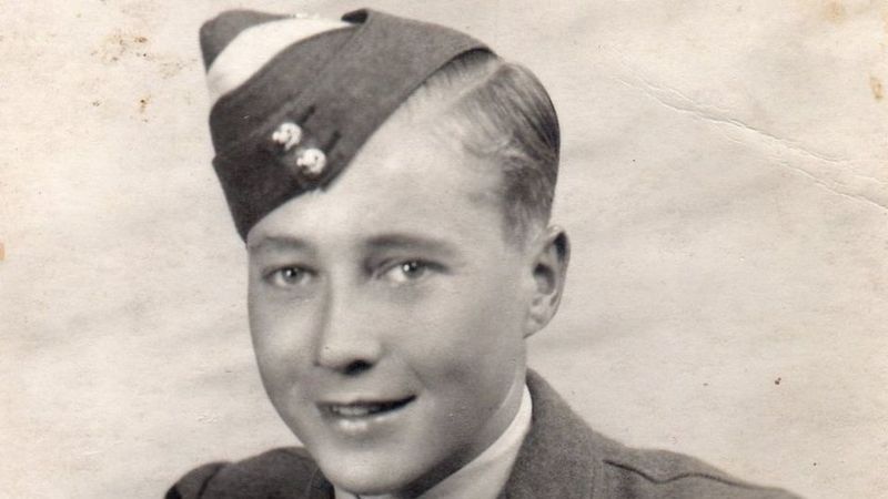 'Real hero' WW2 veteran and RAF pilot dies aged 101 - BBC News