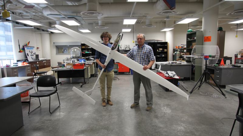 Albatross-inspired glider designed for Mars flight - BBC News