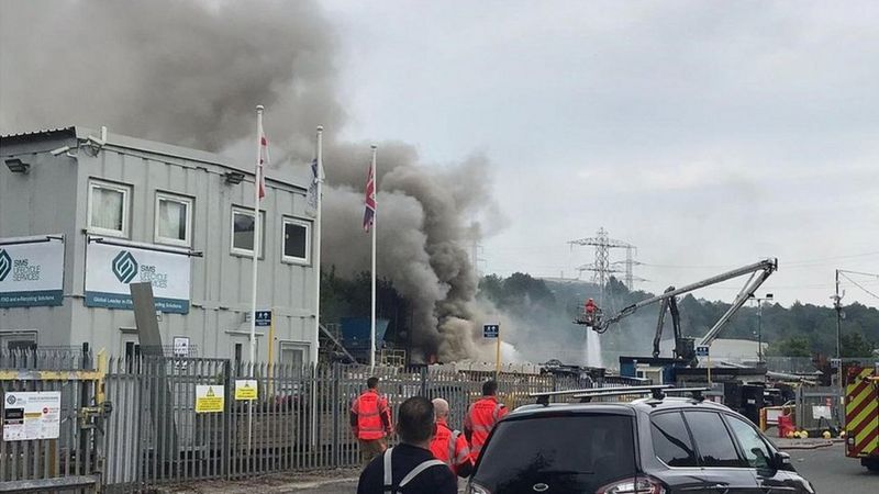 Stalybridge fire: Crews tackle recycling centre blaze - BBC News