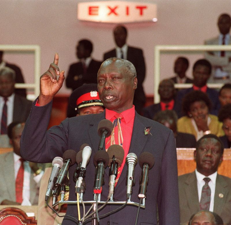 Daniel arap Moi: Life in pictures - BBC News