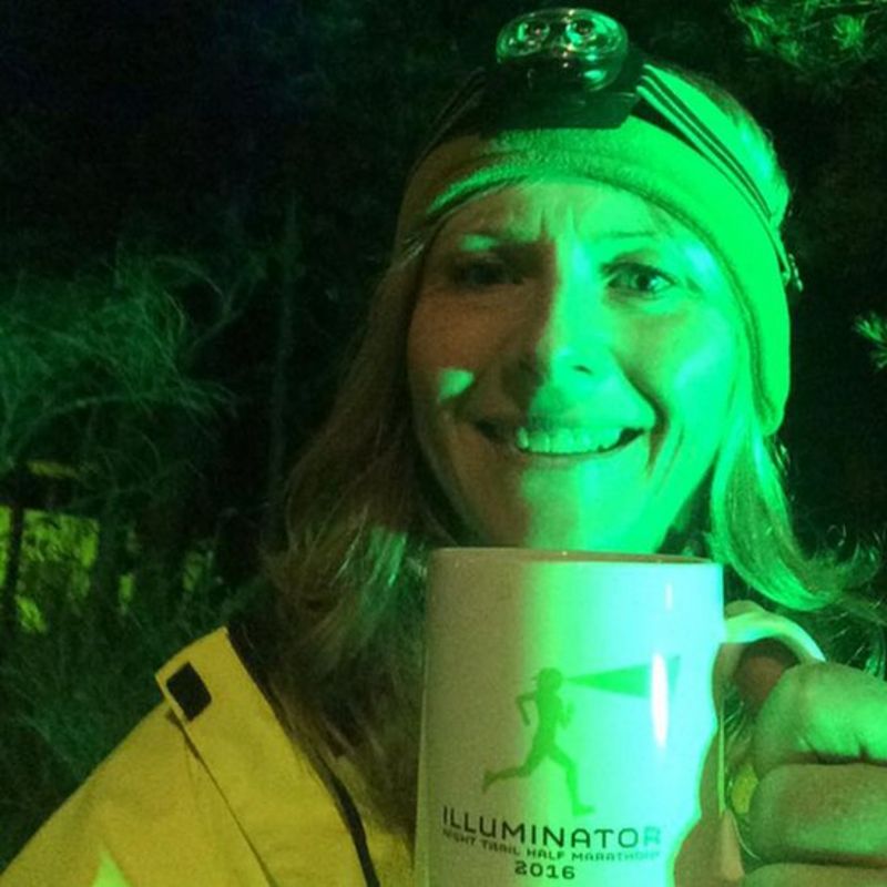 Hundreds tackle Illuminator race challenge at Glen Tanar - BBC News